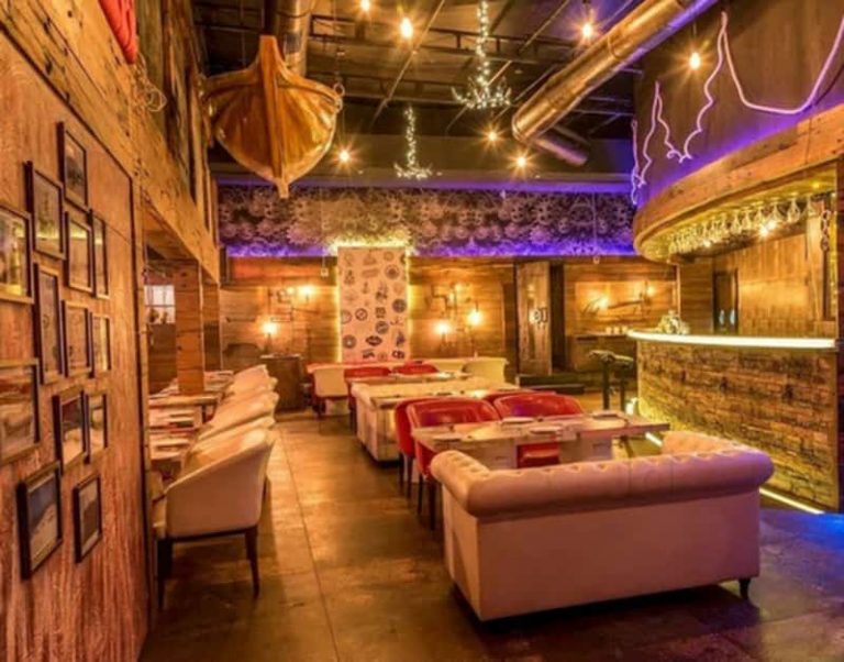 A Quick Guide To The 17 Best Lounges in Mumbai - Treebo Blog