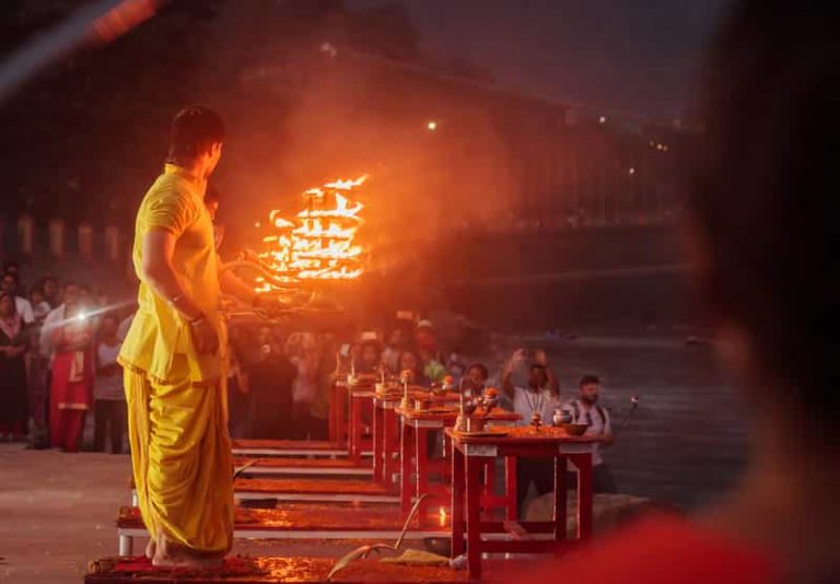 9 Places to Visit in Rishikesh at Night – Treebo Blog