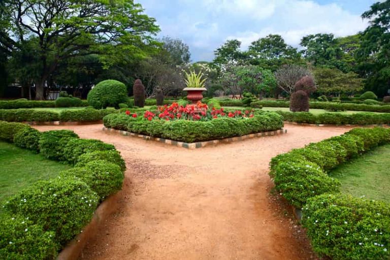 14 Fantastic Romantic Places To Hangout Out In Bangalore - Treebo Blog