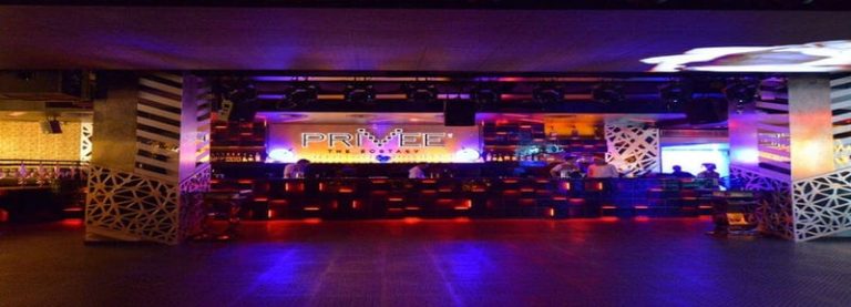 20 Best Places in Delhi to Hangout with Friends - Treebo Blog