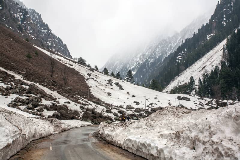 16 Amazing Places for Snow In India - Treebo Blog