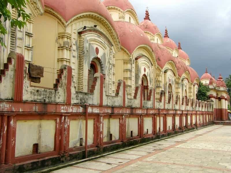 TEMPLES IN KOLKATA: THE SACRED SHRINES OFFERING A SPIRITUAL REFUGE – Treebo Blog