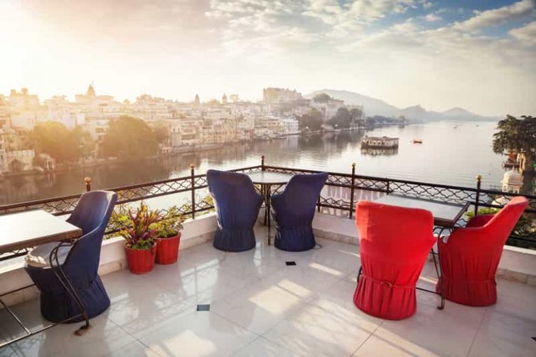 10 Reasons To Visit Lake Pichola in Udaipur - Treebo Blog