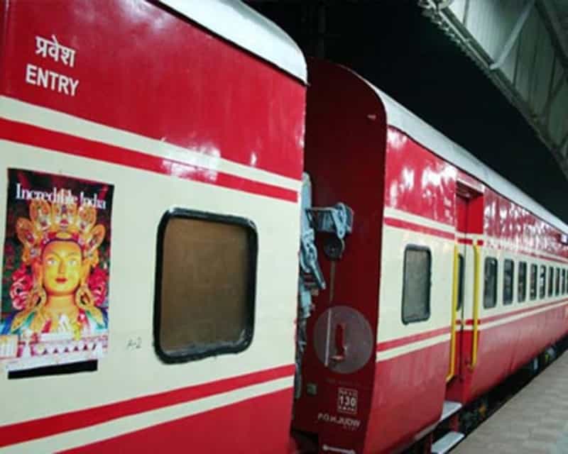 8 Luxury Train Journeys in India, Great Rail Journeys In India - Treebo 8 Luxury Train Journeys in India, Great Rail Journeys In India - Treebo