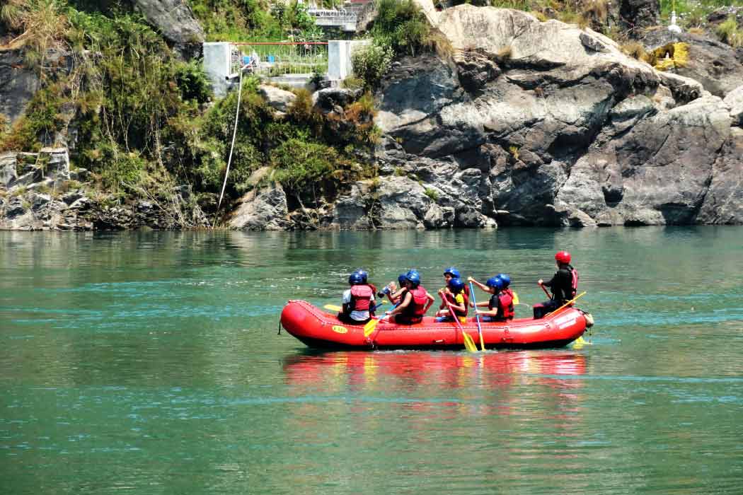 Top 10 exciting destinations to go for River Rafting in India – Treebo Blog