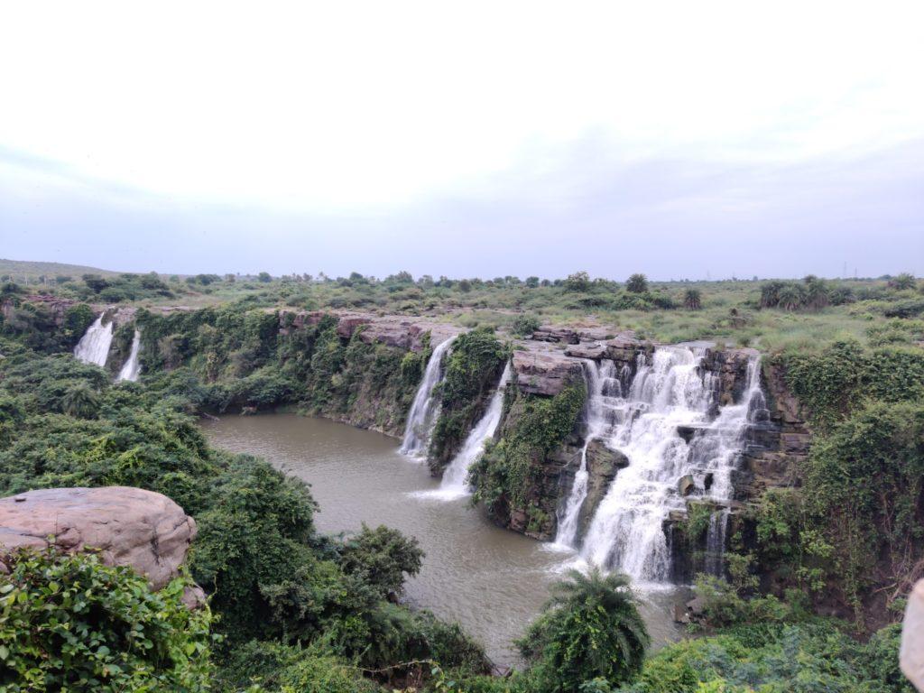 Visit These Top 12 Waterfalls In Telangana & Enjoy Its Breathtaking Beauty - Treebo Blog