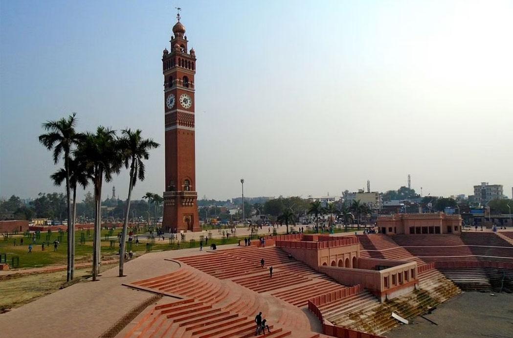 These 12 Historical Places In Lucknow Will Make The Mughal Era Come ...