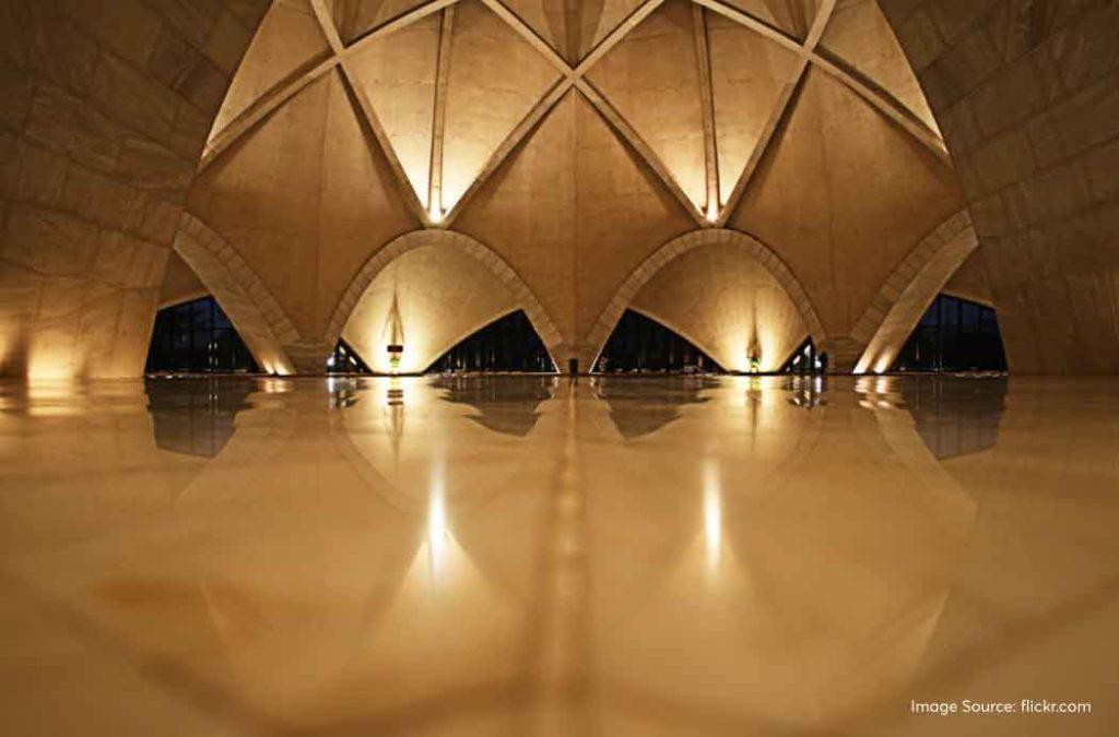 Lotus Temple, Delhi: History, Architecture, Location and Facts - Treebo ...