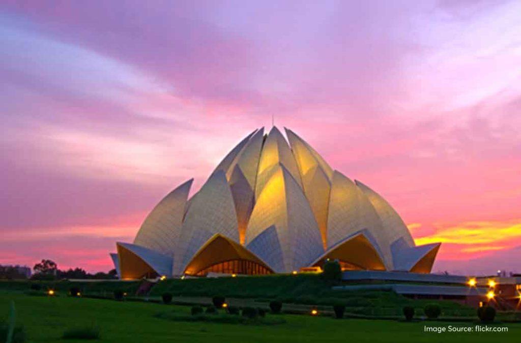 Lotus Temple, Delhi: History, Architecture, Location and Facts - Treebo ...