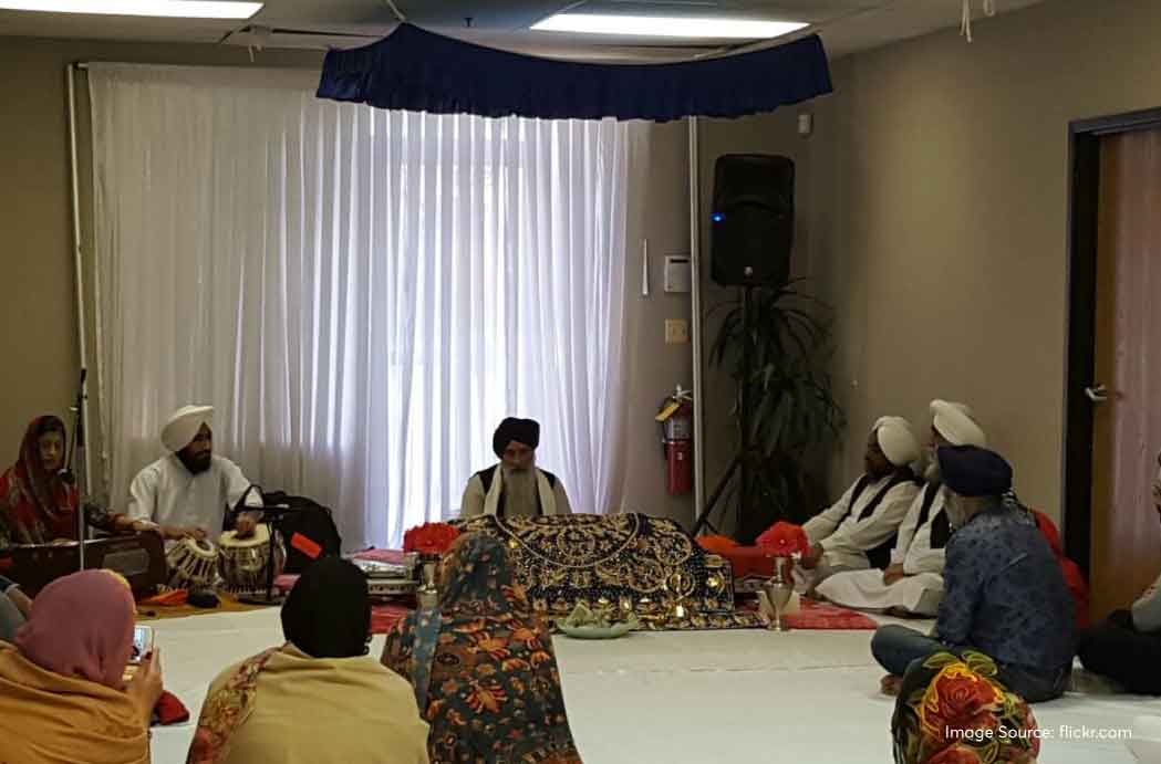 Prakash Purab: Reminiscing The Remarkable Legacy of the 10 Sikh Gurus - Treebo Blog