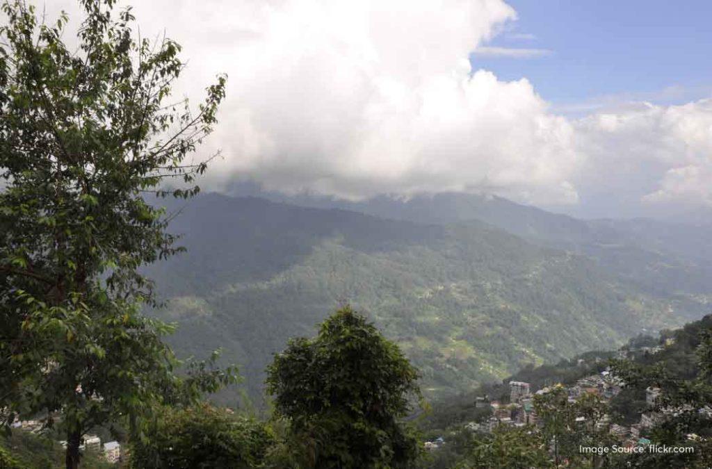 Best Time To Visit Sikkim: Exploring Monasteries, Winding Roads and ...