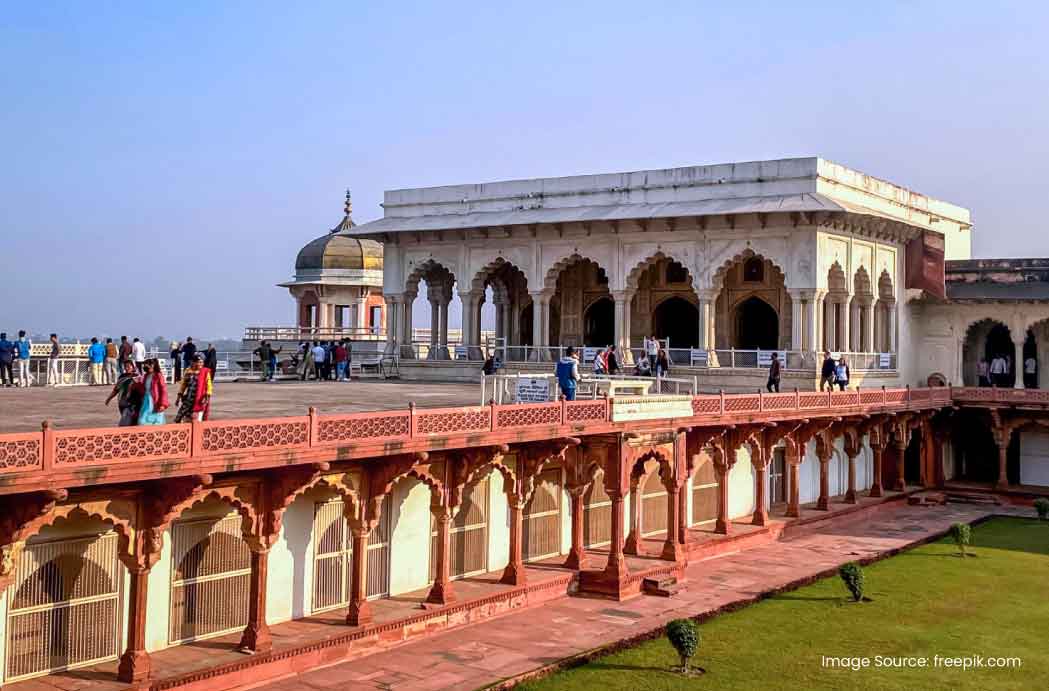 A Complete Guide on Agra Fort: Historic Significance and Best Time to ...